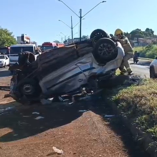 DUAS PESSOAS FICAM GRAVEMENTE FERIDAS APÓS ACIDENTE NA BR-369, EM LONDRINA | Londrina News